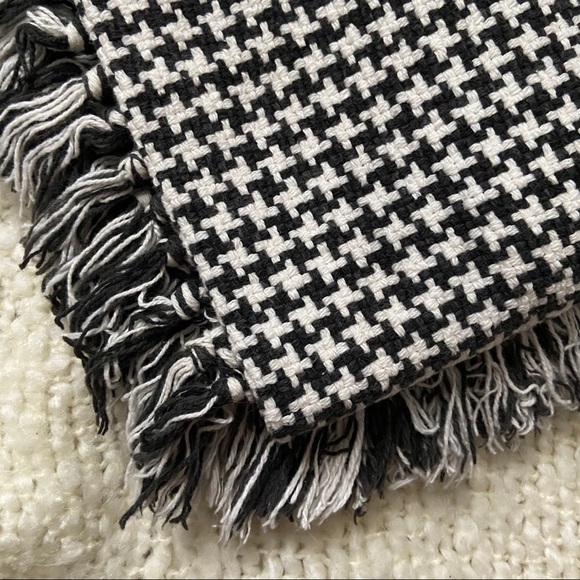 Bedding | Houndstooth Throw Blanket | Poshmark